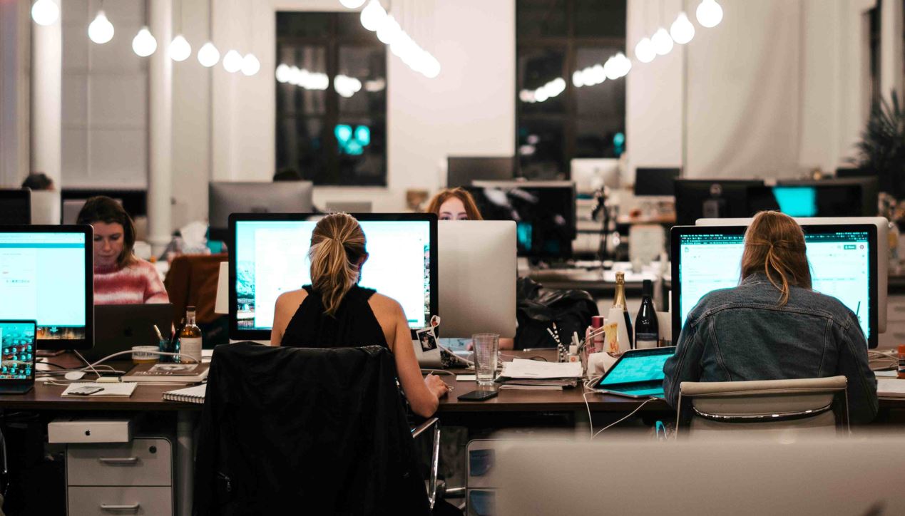 Informa Tech compra Canalys